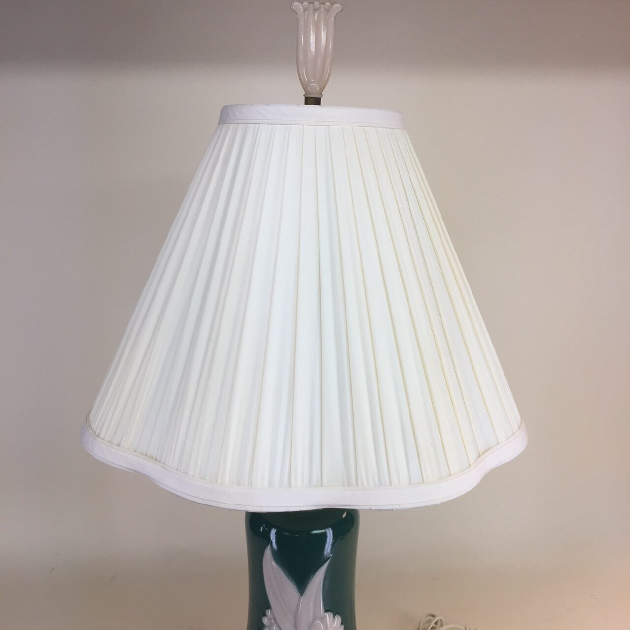 Signed Aladdin green alacite table lamp with original finial - Old ...
